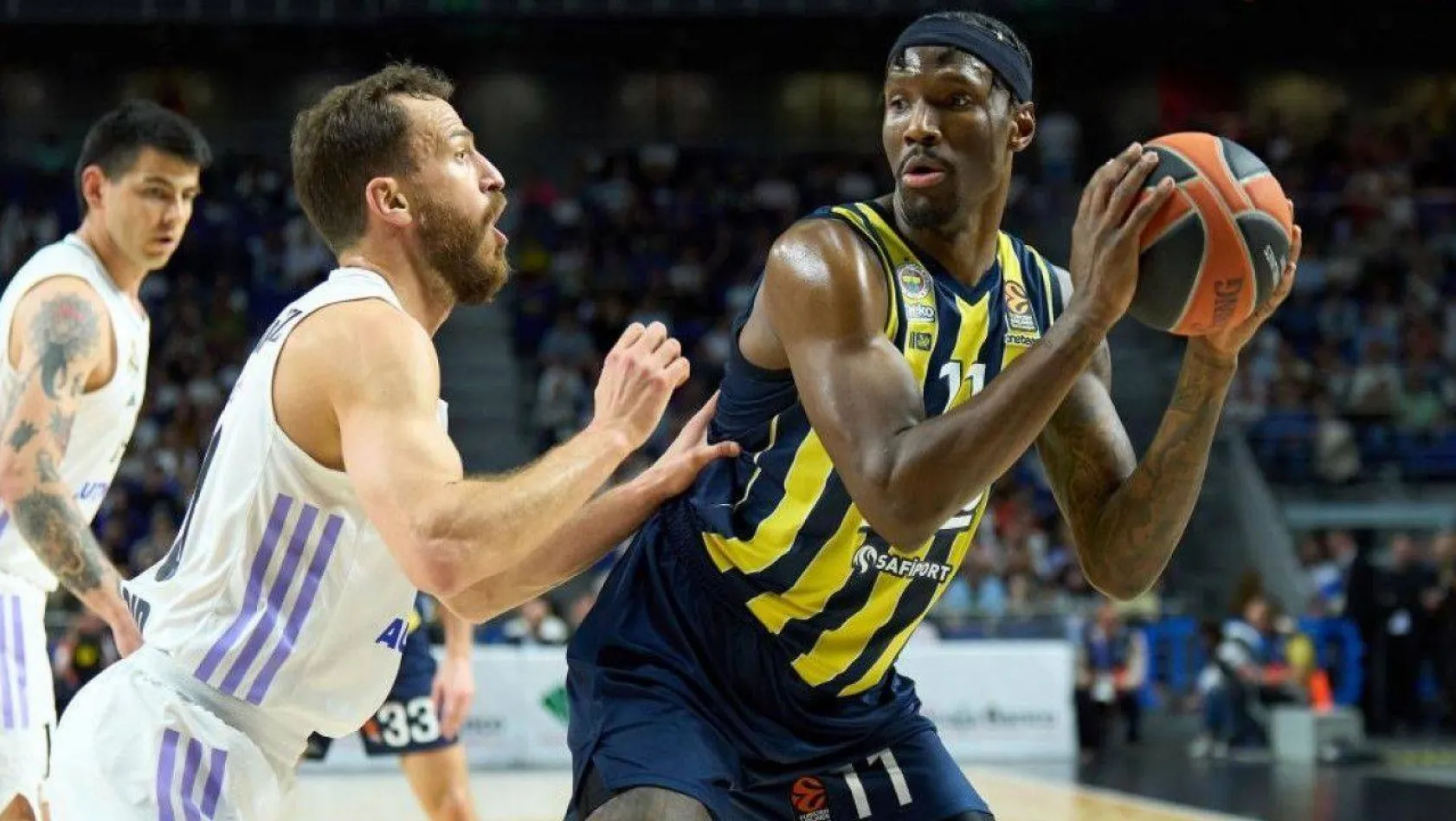 Nigel Hayes-Davis 3 sezon daha Fenerbahçe Beko'da